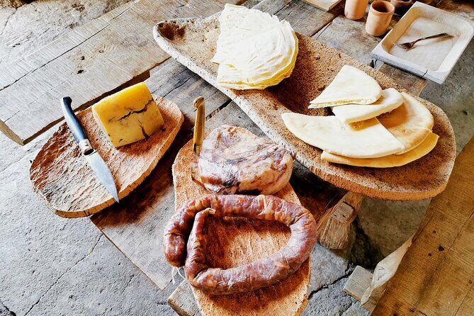 Archeology, visit to a vineyard and wine and pecorino cheese tasting - Key Points  