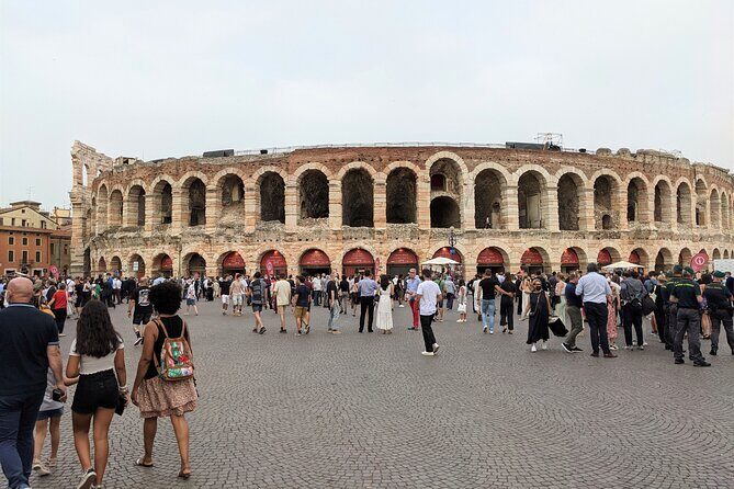 Arena di Verona Opera - Ticket + 1h City guided walking tour - Key Points