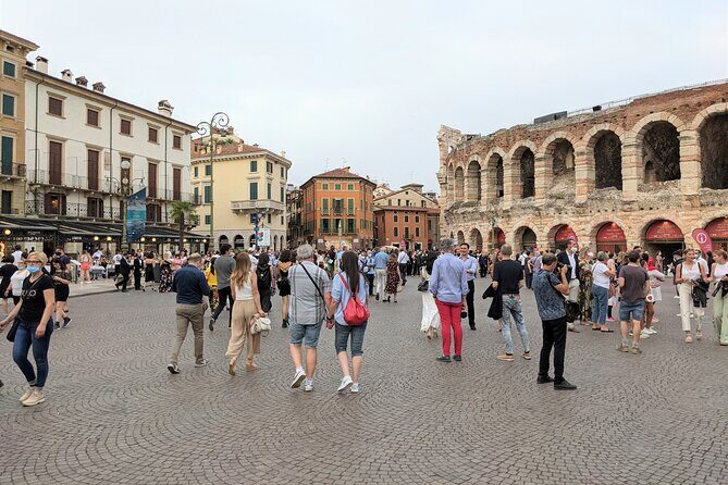 Arena di Verona Opera - Ticket + 1h City guided walking tour - The Itinerary: What to Expect at Each Stop
