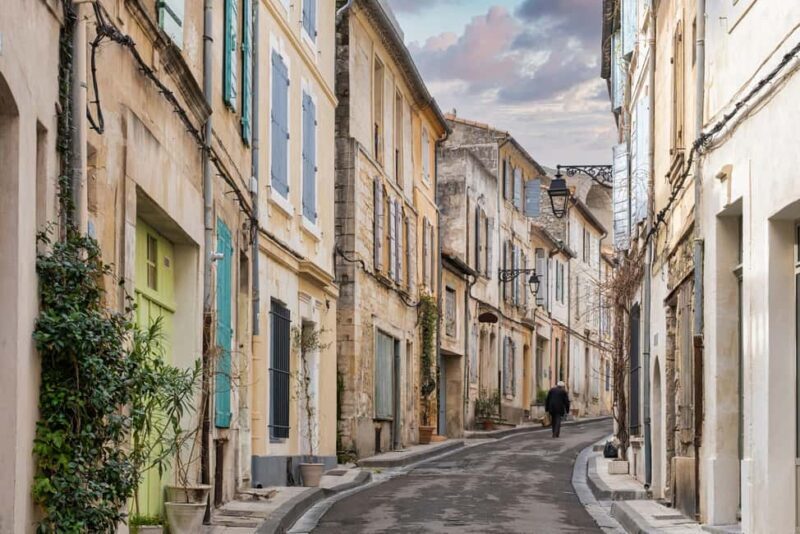 Arles: Express Walk with a Local - Key Points