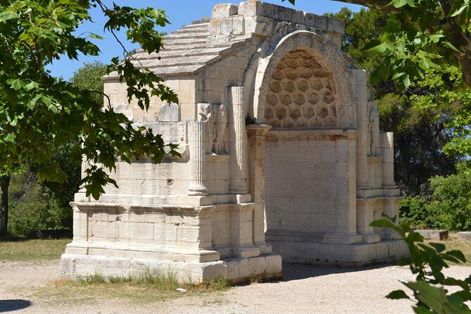 Arles, Les Baux and Saint Remy de Provence from Marseille - FAQs