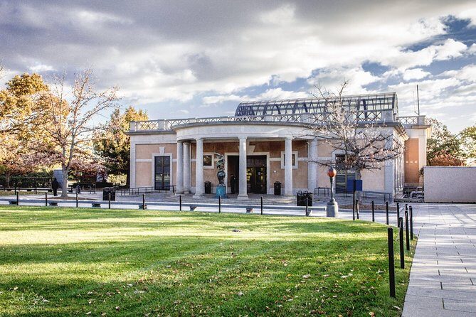 Arlington National Cemetery Hop-On Hop-Off Tour - How the Tour Works
