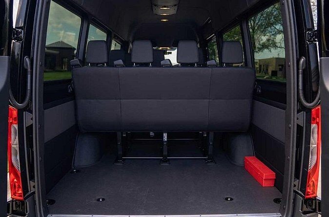 Arrival by Private SUV or Bus from Toronto YYZ Airport to Toronto - How the Transfer Works in Practice