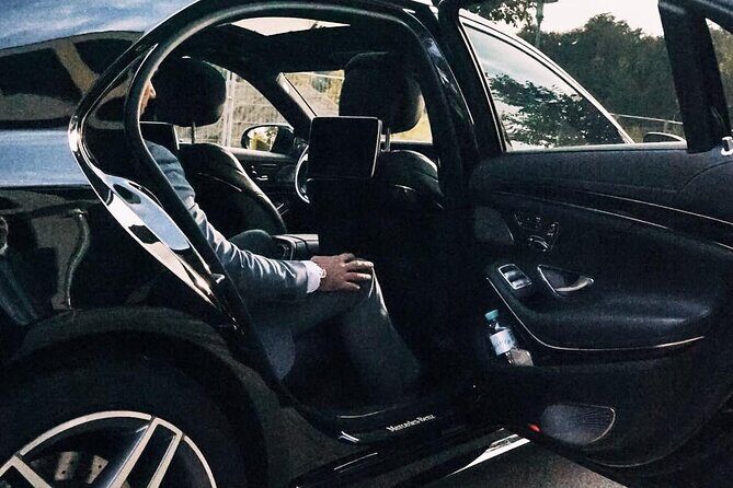 Arrival Private Transfer: Palm Beach Airport PBI to Palm Beach in Business Car - First Impressions and Overall Experience