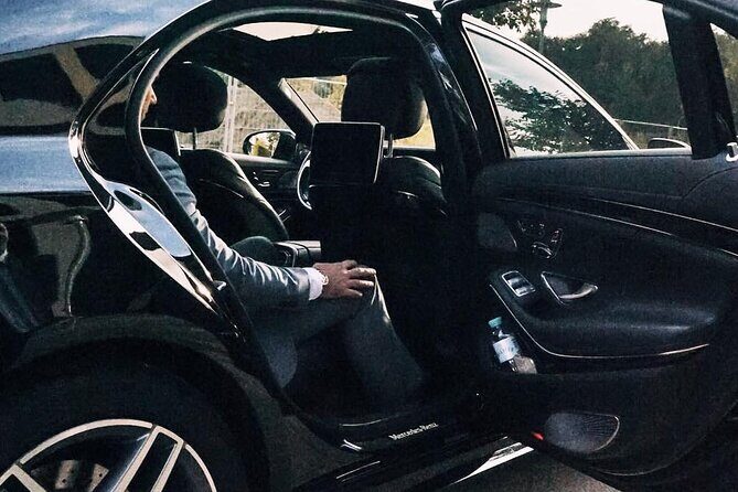 Arrival Transfer: Airport ADL to Adelaide by Business Car - Key Points