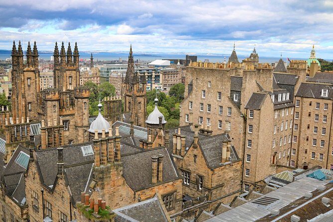 Arrival Transfer: Airport EDI to Edinburgh by Luxury Van - The Sum Up