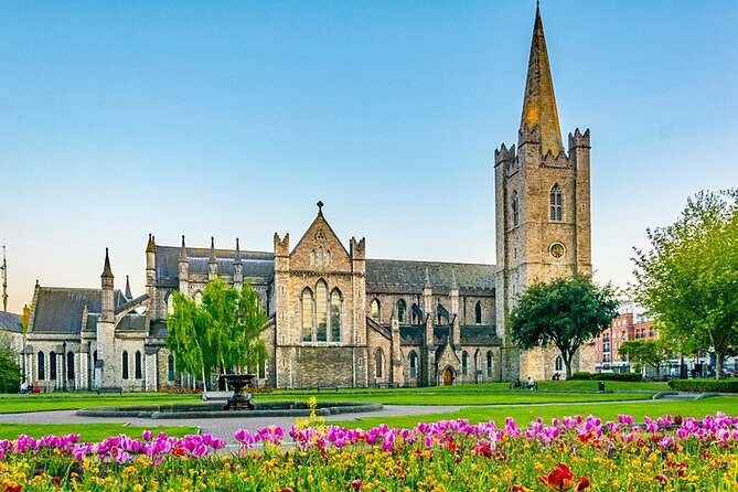 Arrival Transfer: Dublin Airport DUB to Dublin in Business Car - Key Points  