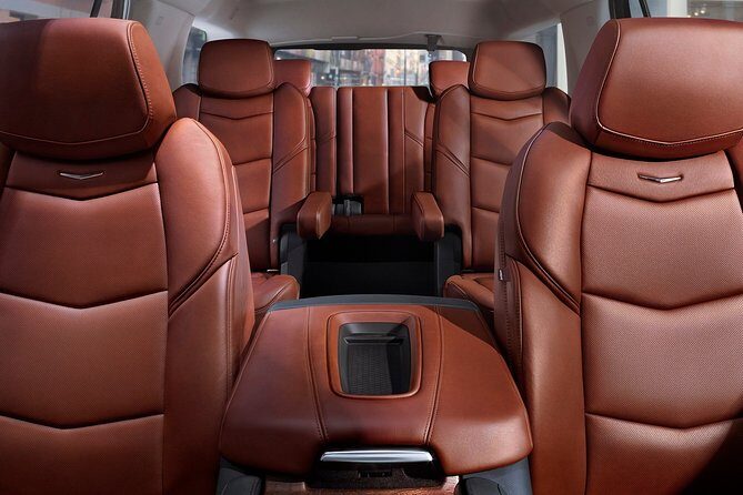 Arrival Transfer: Vancouver Airport YVR - Vancouver by Luxury SUV - What To Expect During the Transfer