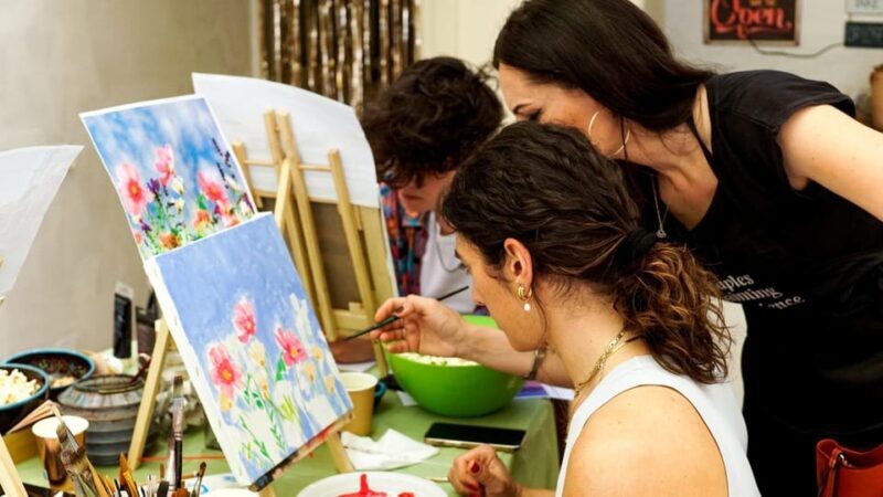 Art Workshop in Naples city centre with Aperitif - Key Points