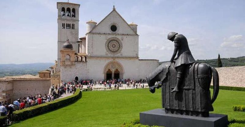Assisi: Private Walking Tour with St. Francis Basilica - Key Points