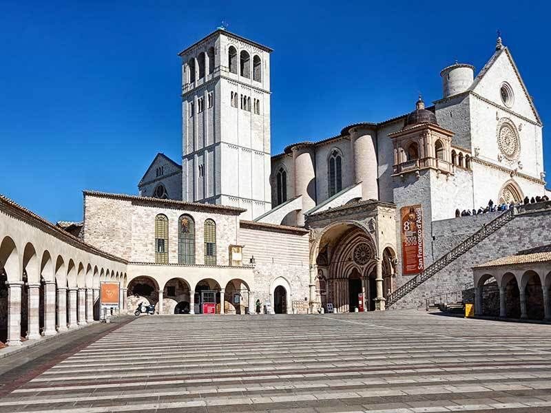 Assisi: Walking Tour with St. Francis Basilica Visit - Key Points