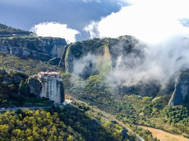 Athens: 2-Day Meteora Tour in Spanish with Guide & Hotel - Who Should Consider This Tour?