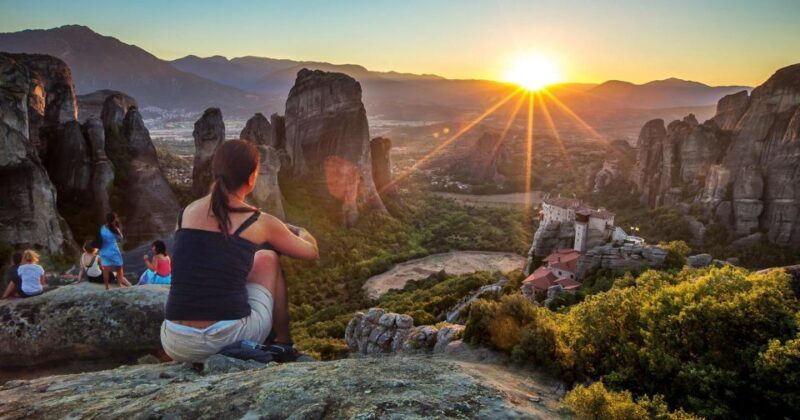Athens: 2-Day Meteora Tour in Spanish with Guide & Hotel - FAQs