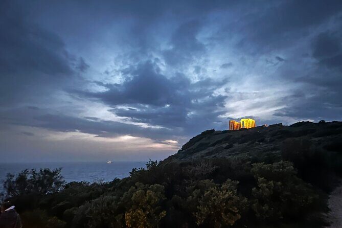 Athens Airport from to City Center Luxurious Private Transfer - The Drivers: Knowledgeable, Friendly, and Trustworthy