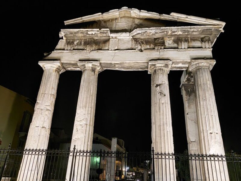 Athens: City Highlights Nighttime Walking Tour in Spanish - Authentic Insights from Participants