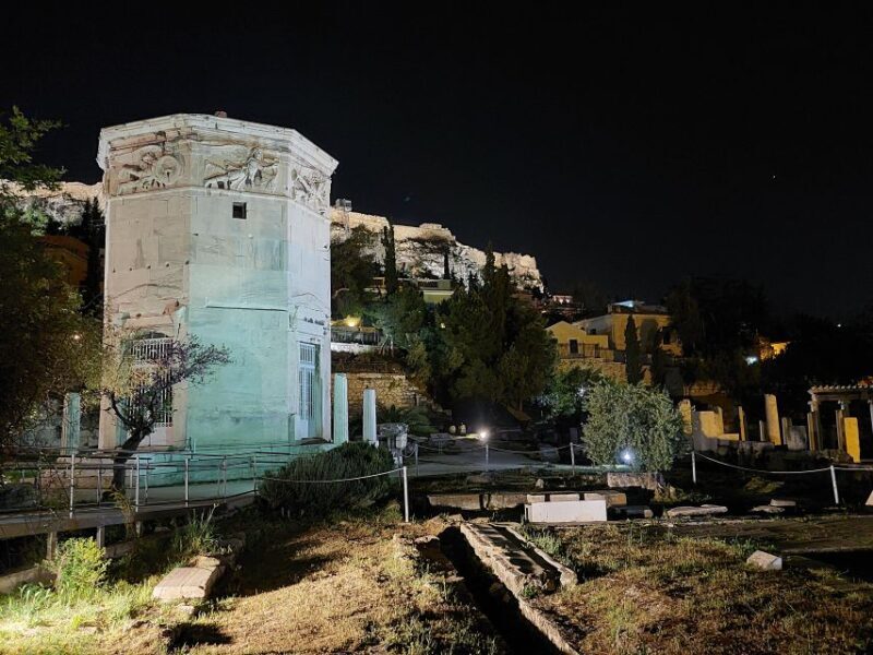 Athens: City Highlights Nighttime Walking Tour in Spanish - Final Thoughts: Who Will Love This Tour?