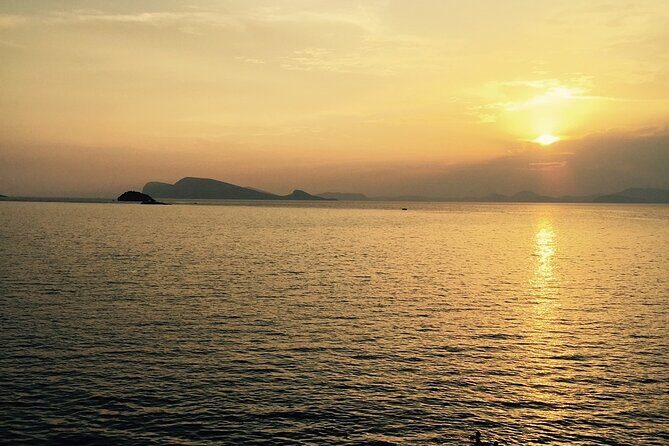 Athens: Island Swimming Day CruiseDJ, Lunch & Drinks incl. - What Makes This Cruise Stand Out