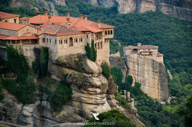 Athens: Meteora Monasteries Day Trip with Caves and Lunch - Itinerary Breakdown: What to Expect