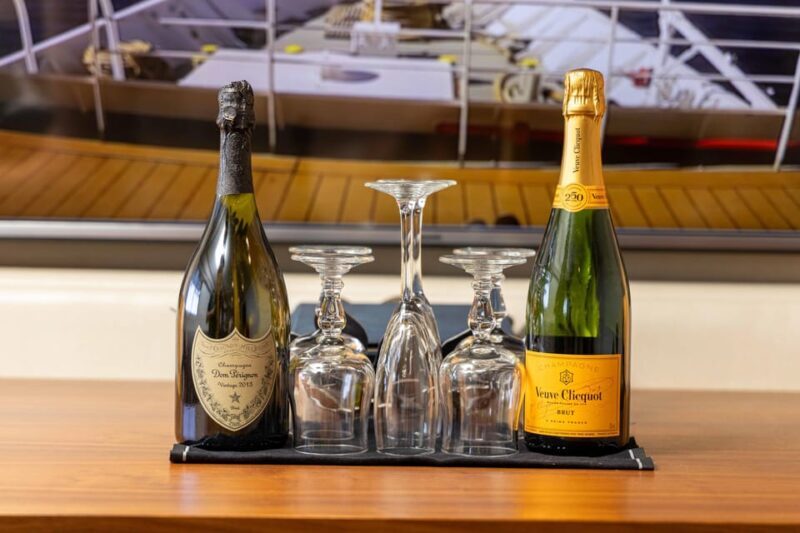 Athens: Saronic Islands Cruise with VIP Area Seating & Lunch - Meals and Refreshments