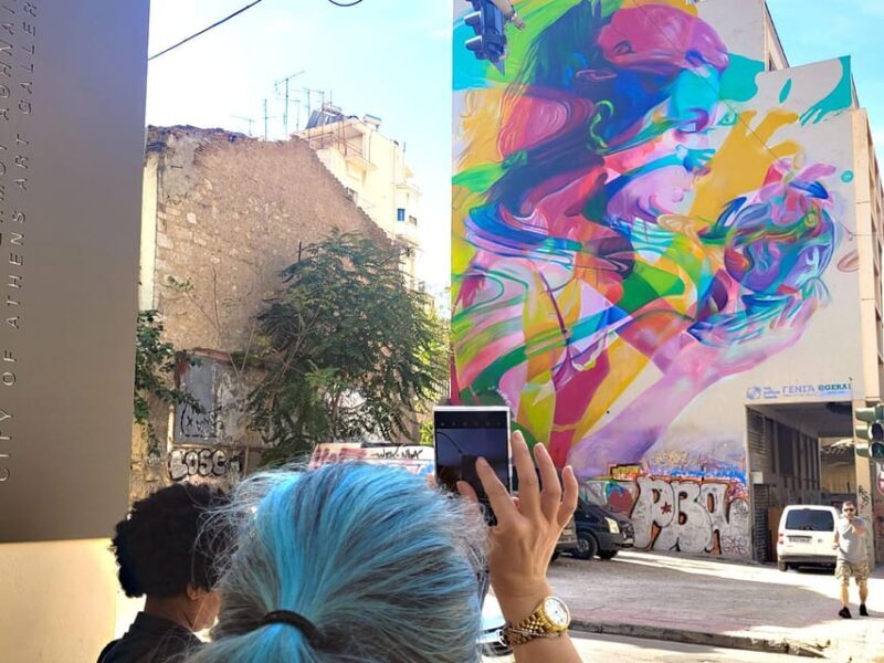 Athens: Street Art Treasure Hunt with Food Stop - Itinerary Breakdown