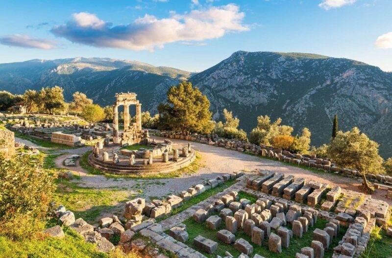 Athens: Thermopylae, Delphi & Meteora Private Tour with Meal - A Deep Dive into the Experience