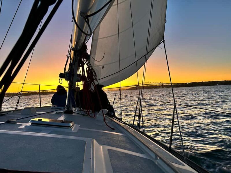 Auckland: Harbour Sailing Cruise with 3-Course Dinner - Key Points