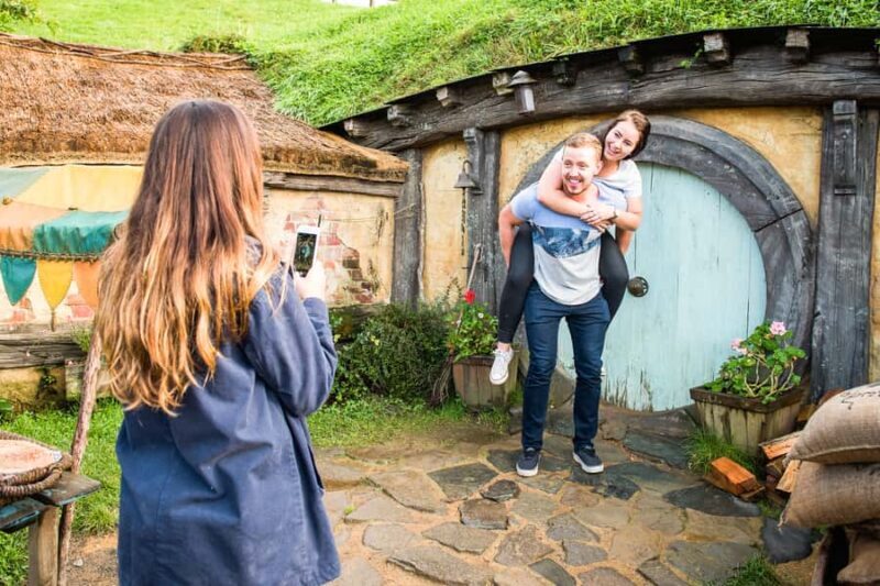 Auckland: Hobbiton Movie Set Tour with Lunch - Key Points