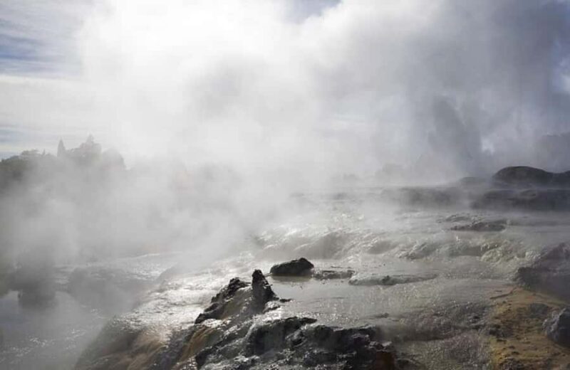 Auckland: Rotorua Living Maori Village Tour w/ Haka & Lunch - Exploring Geothermal Marvels