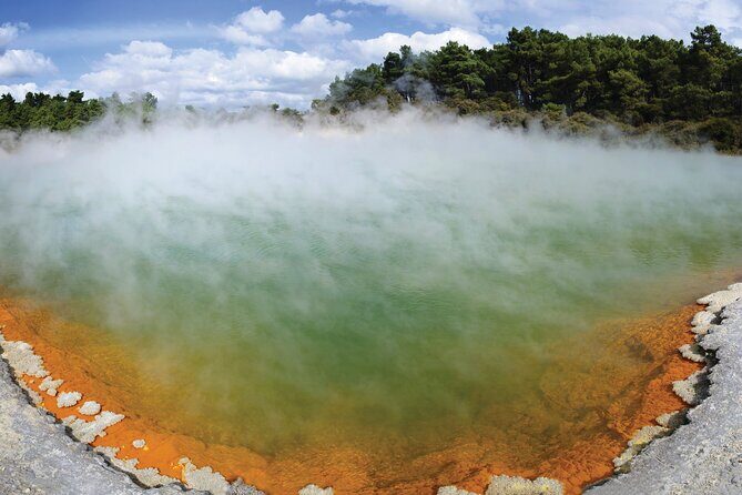 Auckland: Rotorua Tour with Waiotapu, Te Puia and Maori Haka - A Full-Bodied Rotorua Day Trip