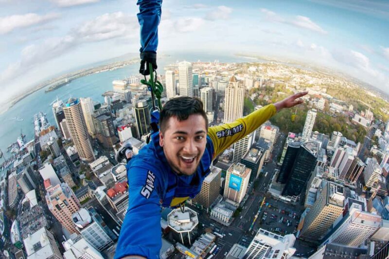 Auckland: SkyJump with Sky Tower Entry Ticket - Key Points
