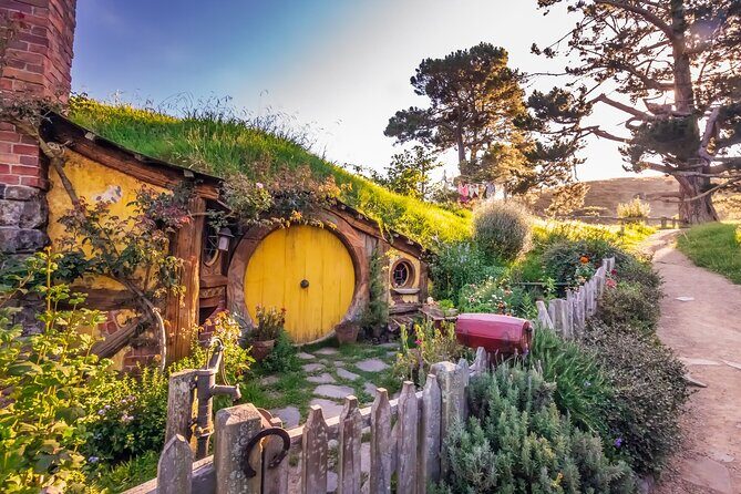 Auckland to Hobbiton Private Tour Shire Movie Set and Waikato - Discovering Hobbiton from Auckland: A Detailed Look at the Private Tour
