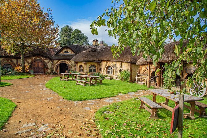 Auckland to Rotorua via Hobbiton Movie Set Tour - One Way - What to Expect from the Experience
