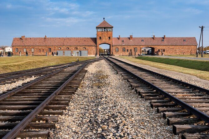 Auschwitz Birkenau Round Transfer, Private Driver from Krakow - The Itinerary: What to Expect