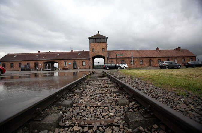 Auschwitz Birkenau tour from Krakow - FAQ