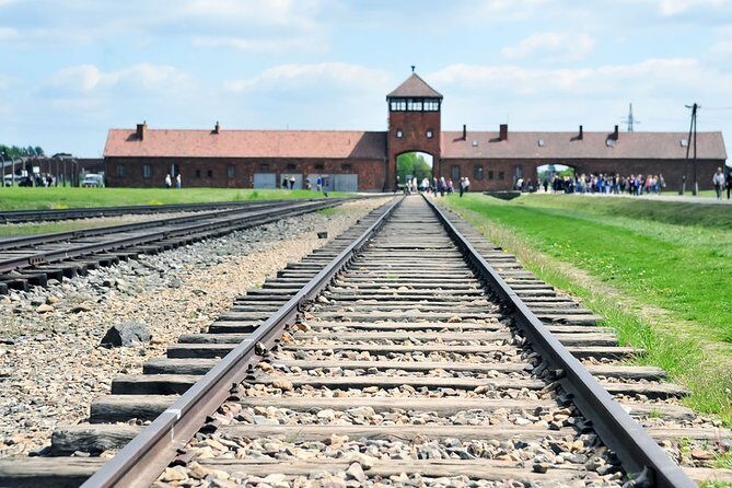 Auschwitz-Birkenau Tour Guide and Jewish museum and synagogue - The Value of This Tour