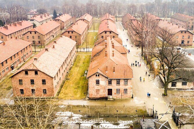 Auschwitz-Birkenau Tour Guide and Jewish museum and synagogue - FAQs