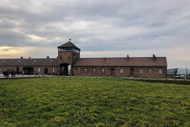 Auschwitz - Birkenau Tour with Private Transport from Krakow - A Detailed Look at the Auschwitz - Birkenau Tour