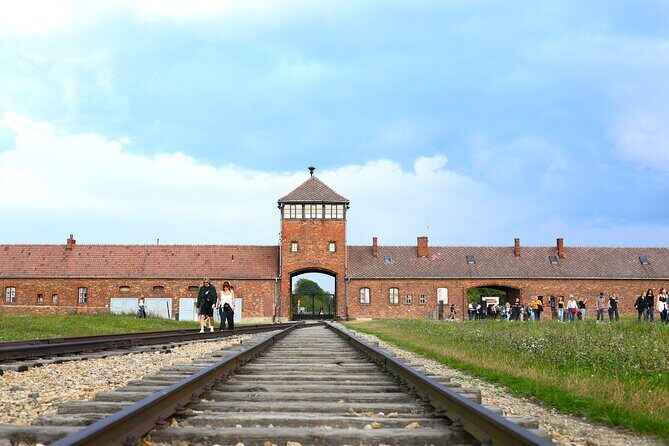 Auschwitz with Minivan Hotel Pickup from Krakow - Key Points