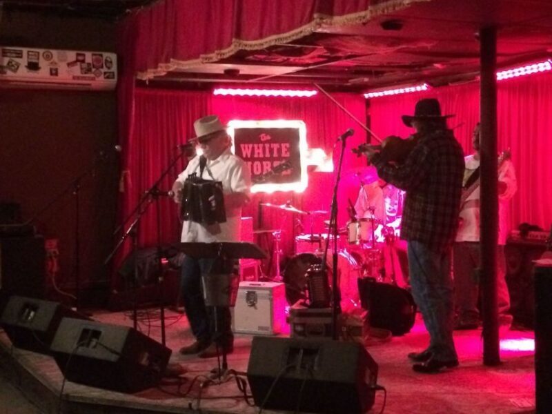 Austin: Live Music Crawl - Authenticity and Local Flavor