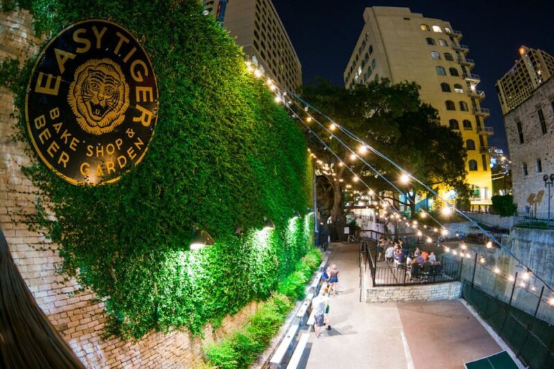 Austin: Live Music Crawl - Who Would Love This Tour?