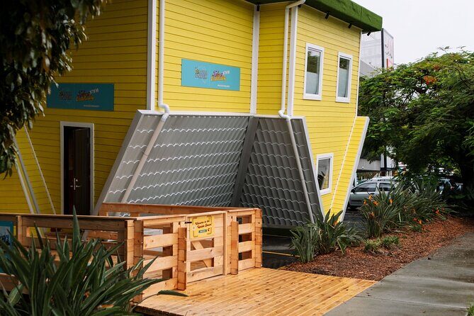 Australia's First Upside Down House Photo Experience - Key Points