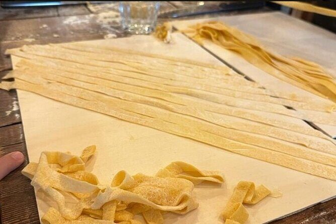 Authentic Pasta and Tiramisù cooking class at spanish steps - Key Points