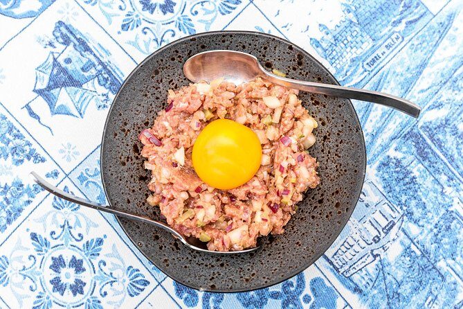 Authentic Portuguese Cooking Class and Dinner in a Lisbon Home - The Setting: A Warm and Welcoming Home