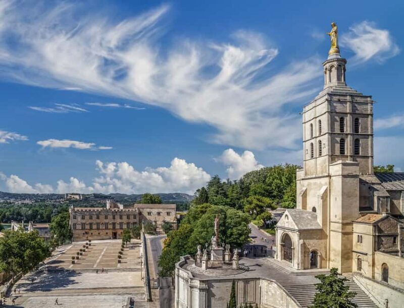 Avignon: Private 2-Hour Intro City Walk with Local Guide - Key Points
