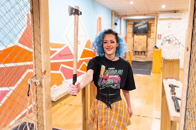 Axe Throwing 1 hour session - Discover the Excitement of an Axe Throwing Session in Madrid