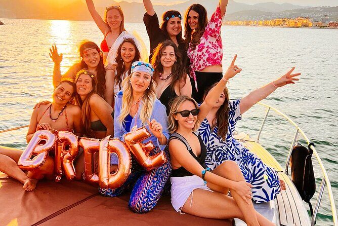 Bachelorette party, boat party in Salerno with aperitif and tapas - Key Points