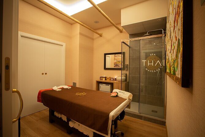 Balinese massage with essential oils 60 min at THAI MASSAGE ALURA - An About the Experience: What You Can Expect