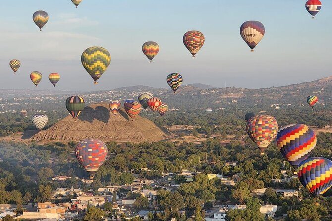 Balloon flight in Teotihuacán from Mexico City - The Transportation and Group Dynamics