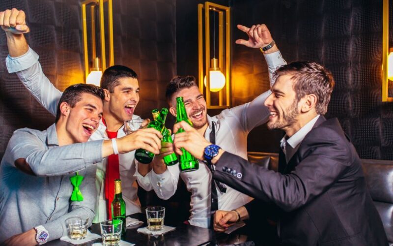 Bamberg: Bar & Club Tour with free Shots & VIP entry - Practical Information and Tips