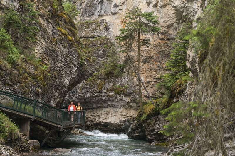 Banff: Banff Town, Gondola, and Johnston Canyon Day Tour - FAQ